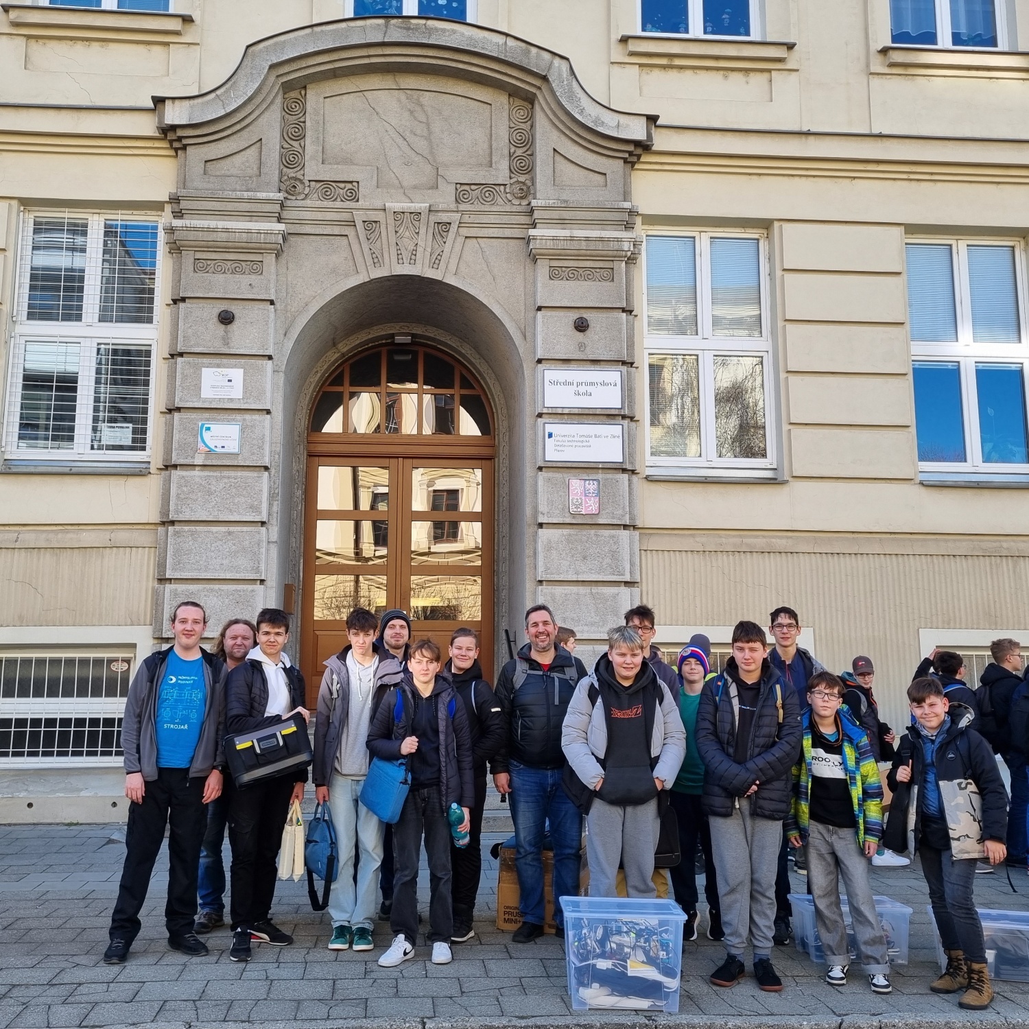 ROBOTIX 2025: Soutěž plná techniky a talentu - Robotika hravě